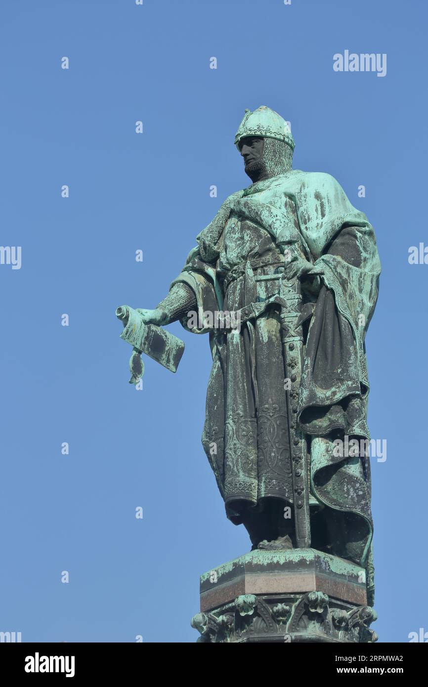 Marktbrunnen mit Statue von Otto dem Reichen, Markgraf von Meißen ...