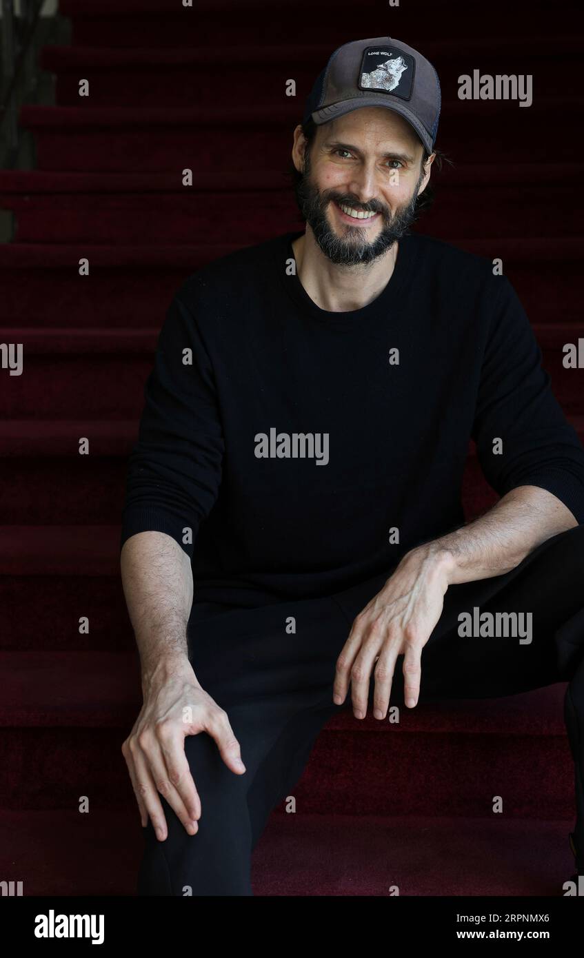 Actor Sergio Mur poses during the presentation of Pentación Teatros ...