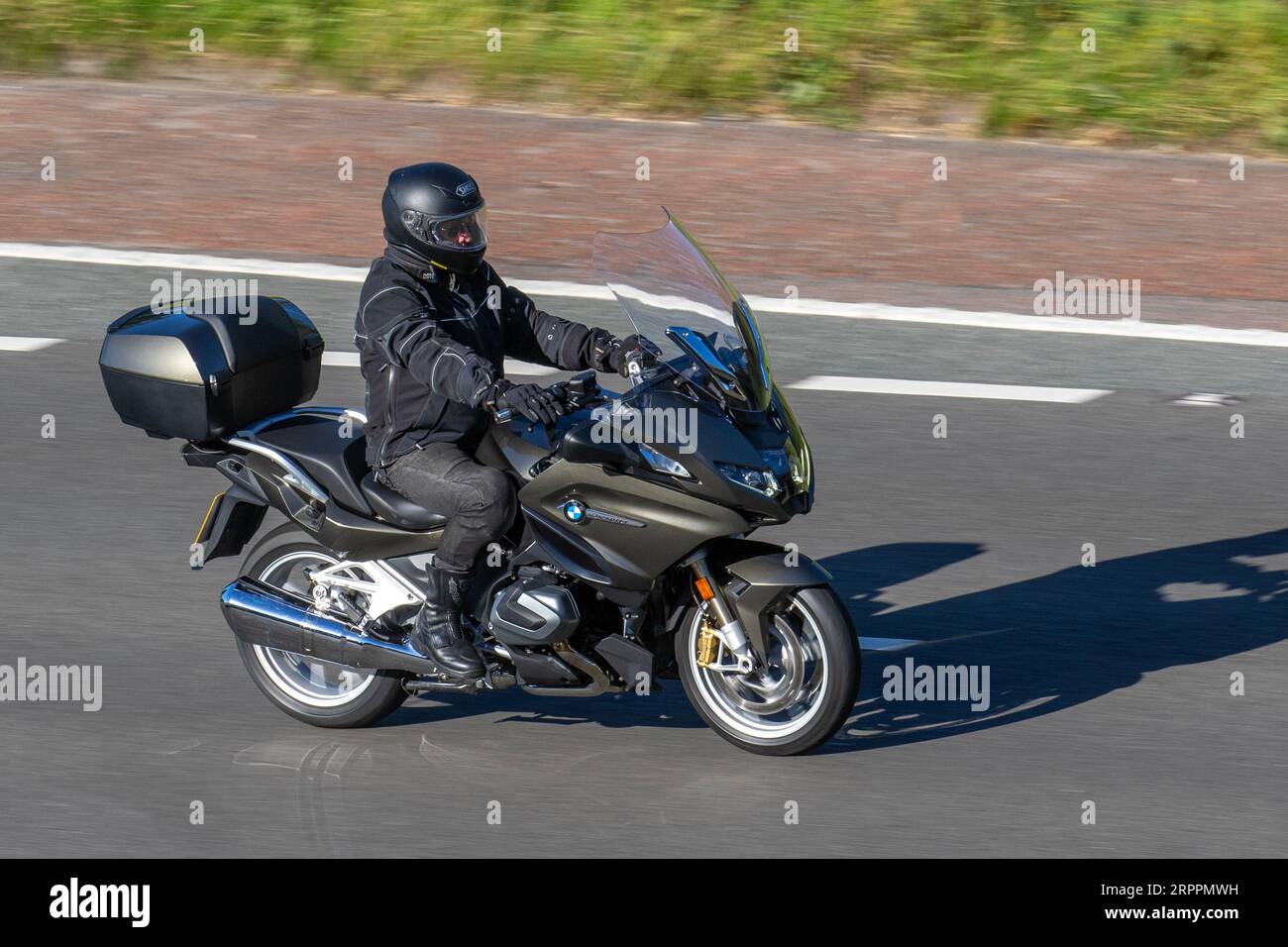 Bmw r1200rt motorrad -Fotos und -Bildmaterial in hoher Auflösung – Alamy