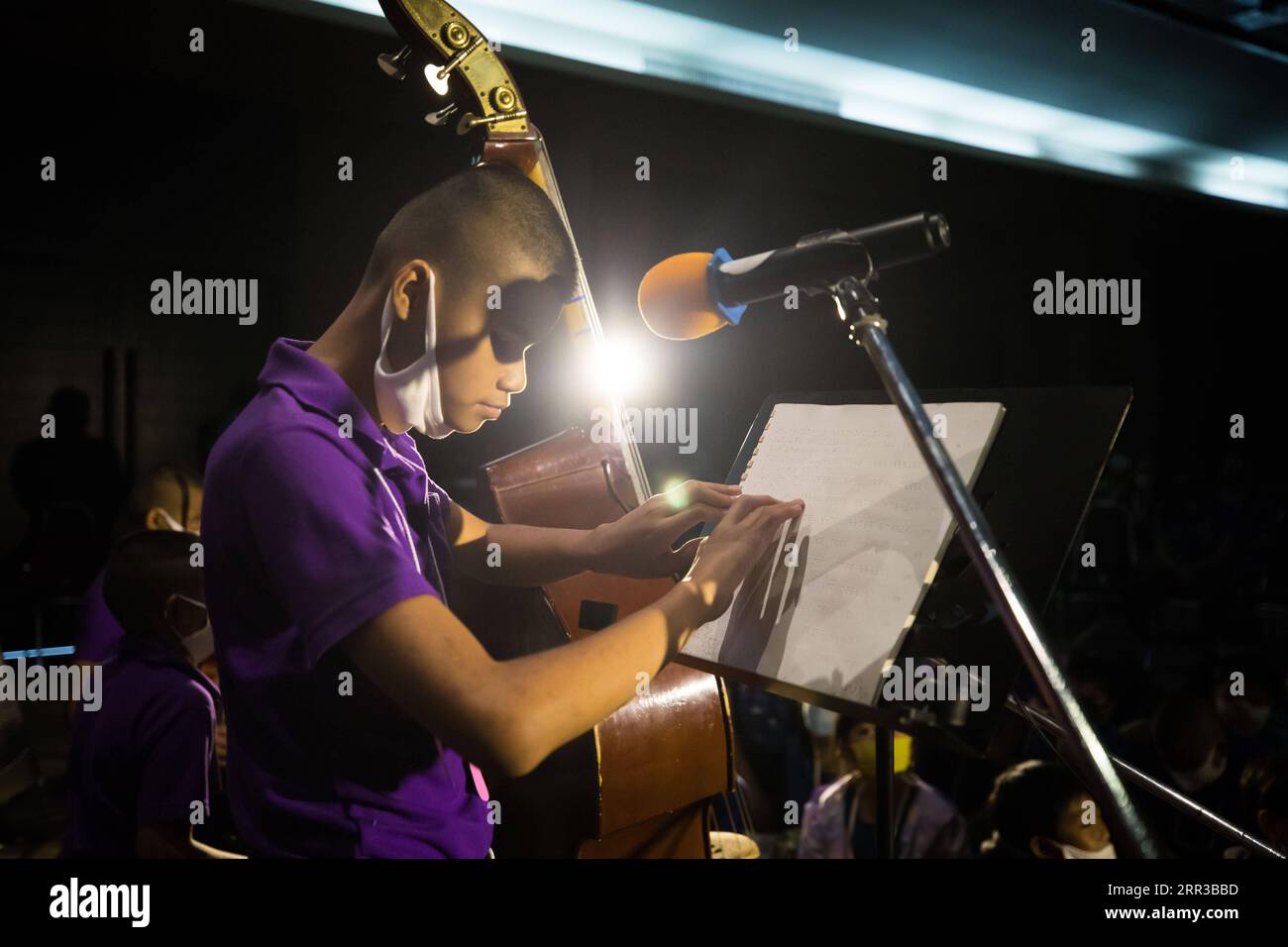 201029 -- BANGKOK, 29. Oktober 2020 -- Kinder des Thai Blind Orchestra ...