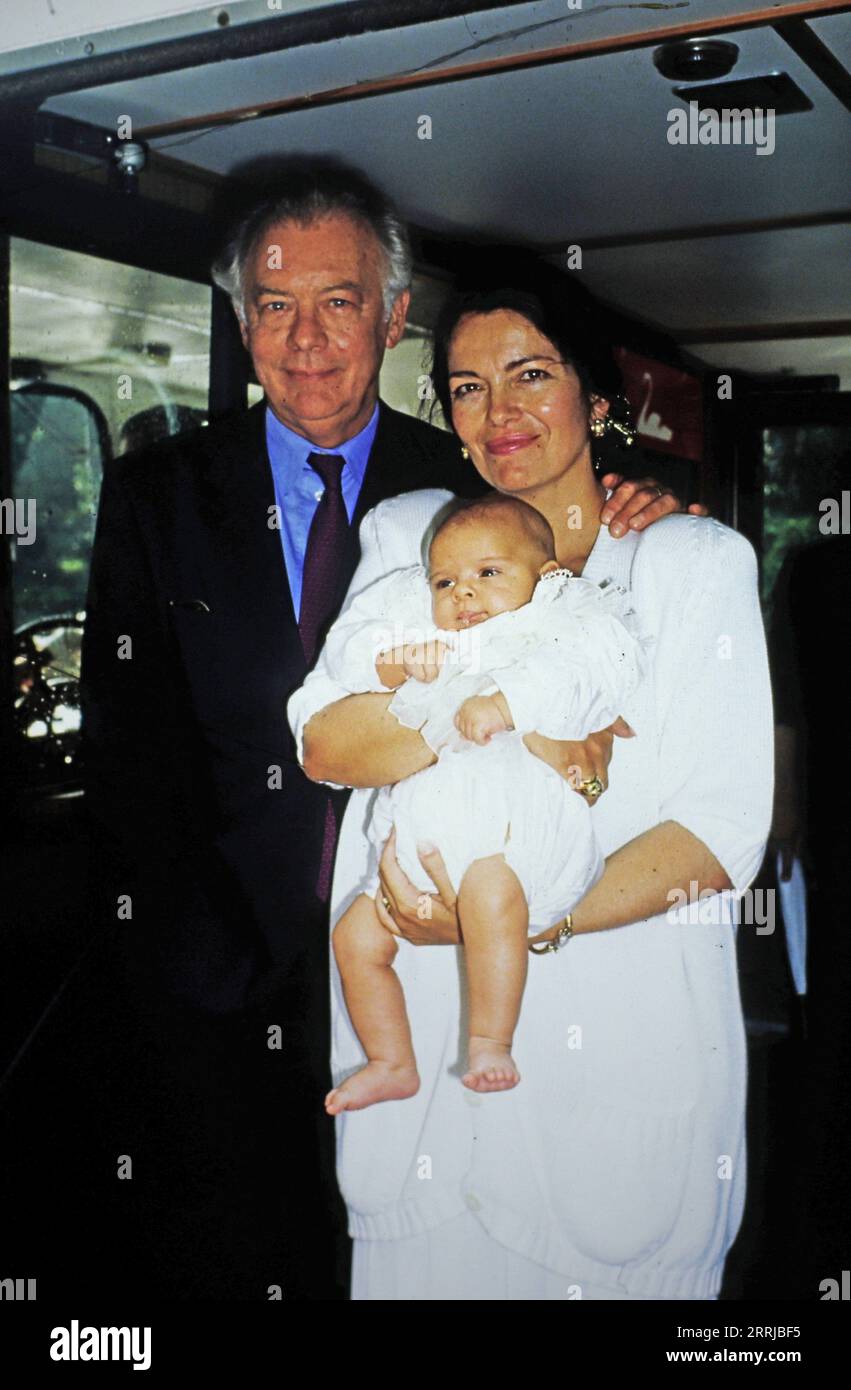 Schauspieler Klausjürgen Wussow mit Ehefrau Yvonne Viehöfer und Sohn ...