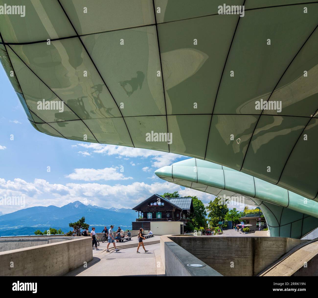 Innsbruck, Bergstation Hungerburg der Hungerburgbahn Standseilbahn in ...