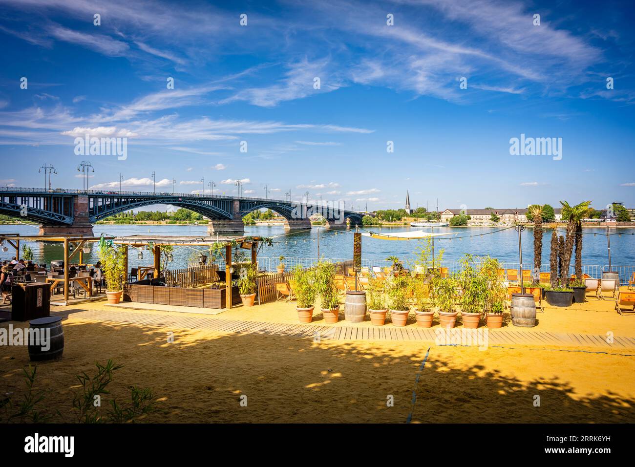 Mainz strand am rhein -Fotos und -Bildmaterial in hoher Auflösung – Alamy