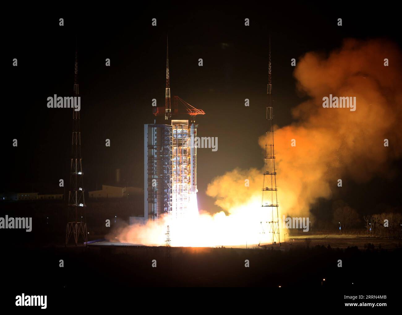 221209 -- TAIYUAN, 9. Dezember 2022 -- Eine lange März-2D-Rakete, die ...