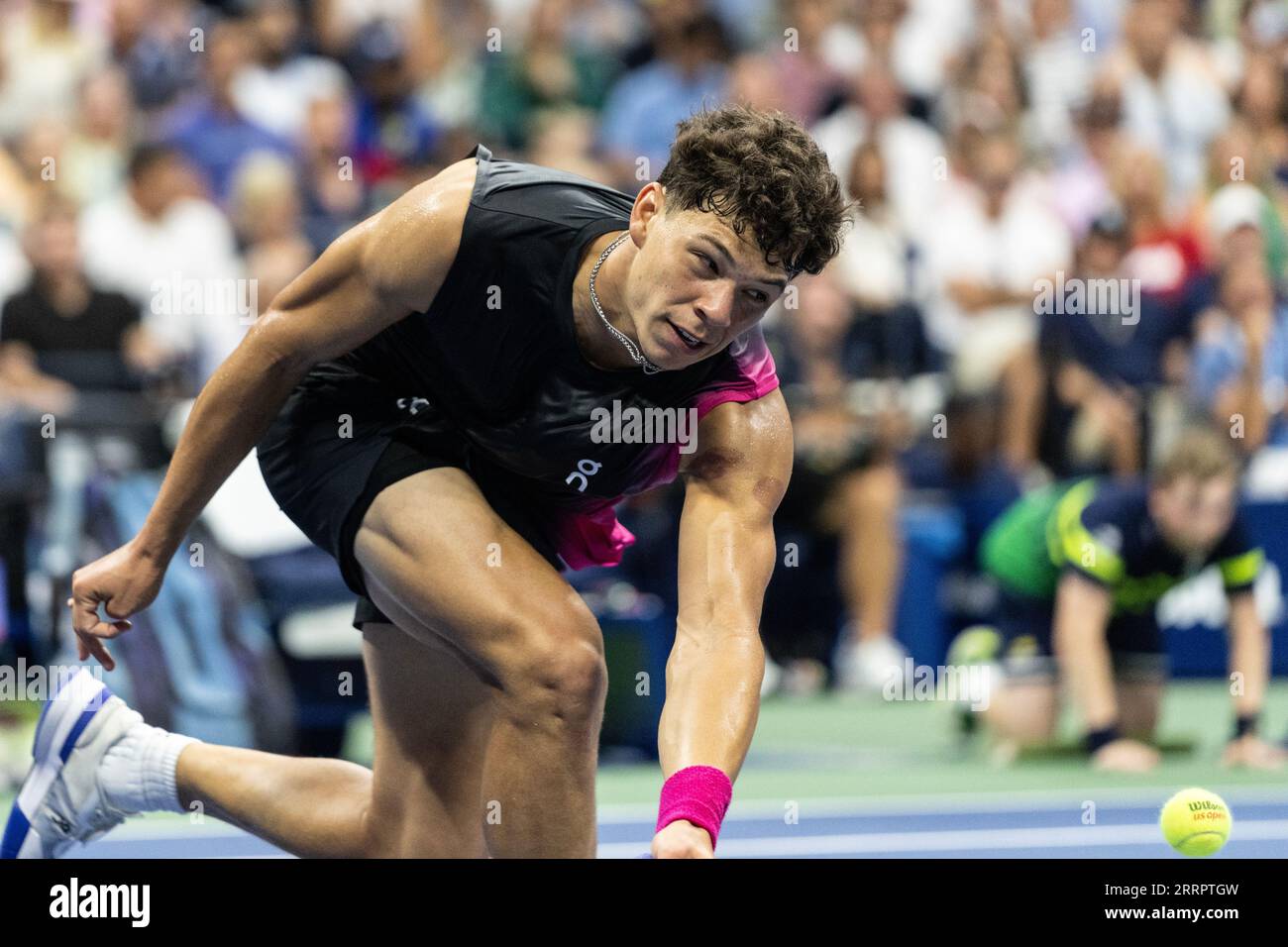 Ben Shelton aus den USA kehrt in der Halbfinalrunde gegen Novak ...