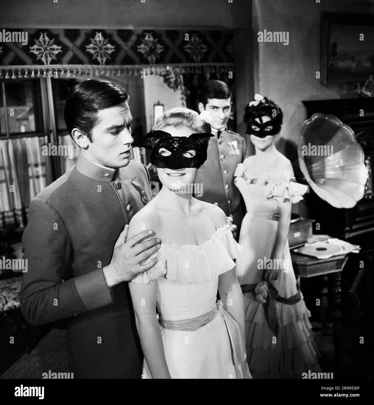 Alain delon e romy schneider -Fotos und -Bildmaterial in hoher ...