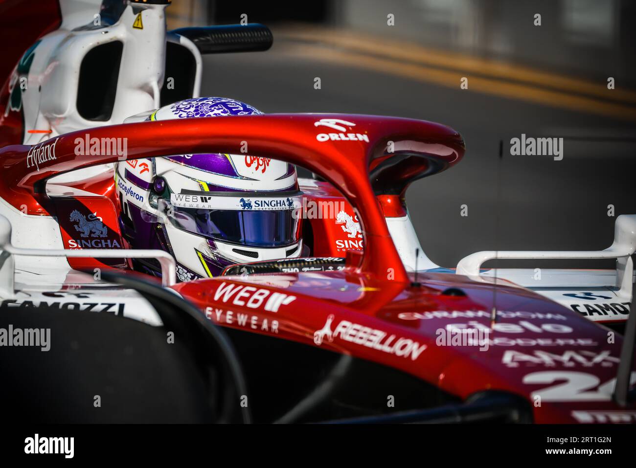 MELBOURNE, AUSTRALIEN, 8. APRIL: Zhou Guanyu vom Alfa Romeo F1 Team ...