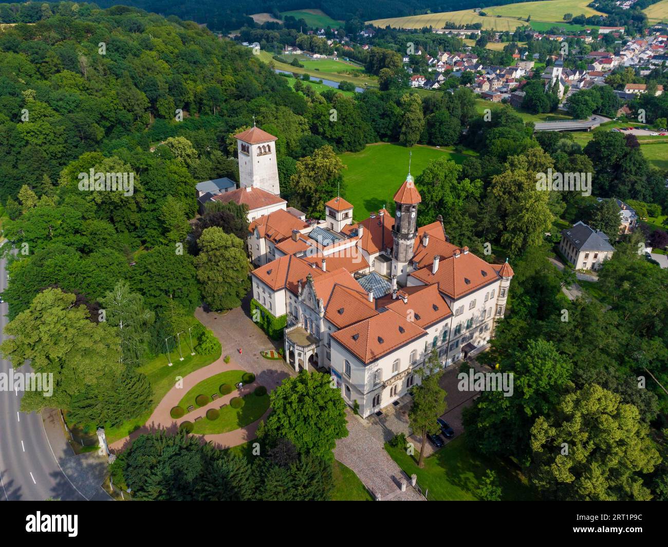 Die Burg Waldenburg ist eine Burg in Waldenburg im Südwesten Sachsens ...