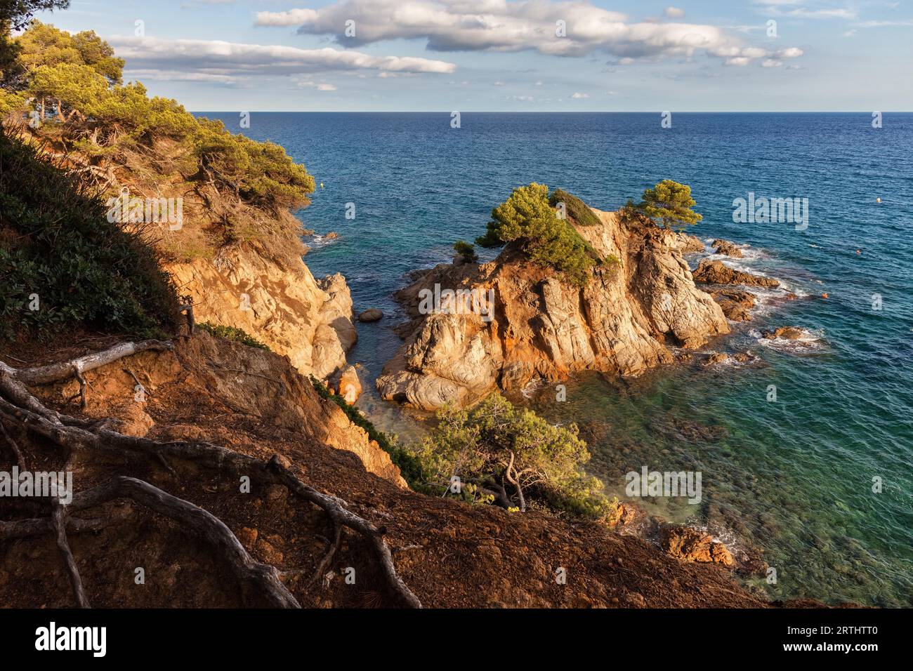 Costa Brava Küste des Mittelmeers (Balearen) (Iberisch) in Spanien, von ...