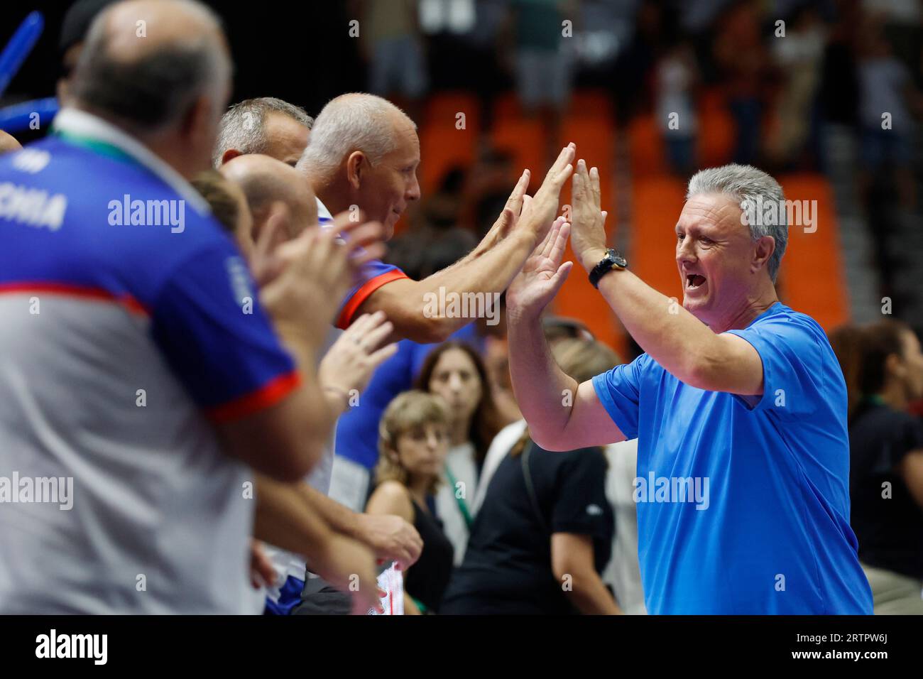 Der tschechische Kapitän Jaroslav Navratil und Daniel Vacek von der ...
