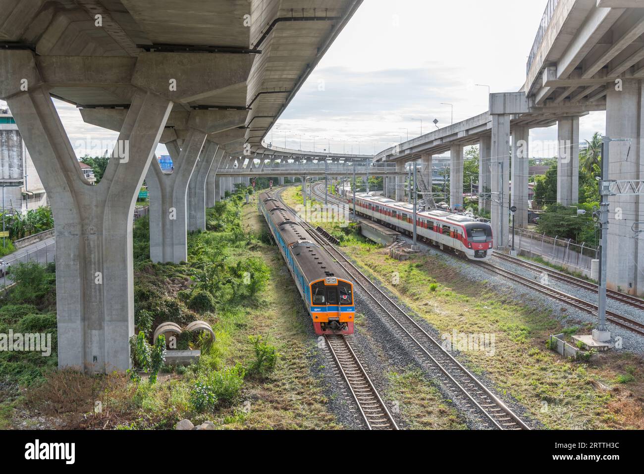 Srt rote linien -Fotos und -Bildmaterial in hoher Auflösung – Alamy
