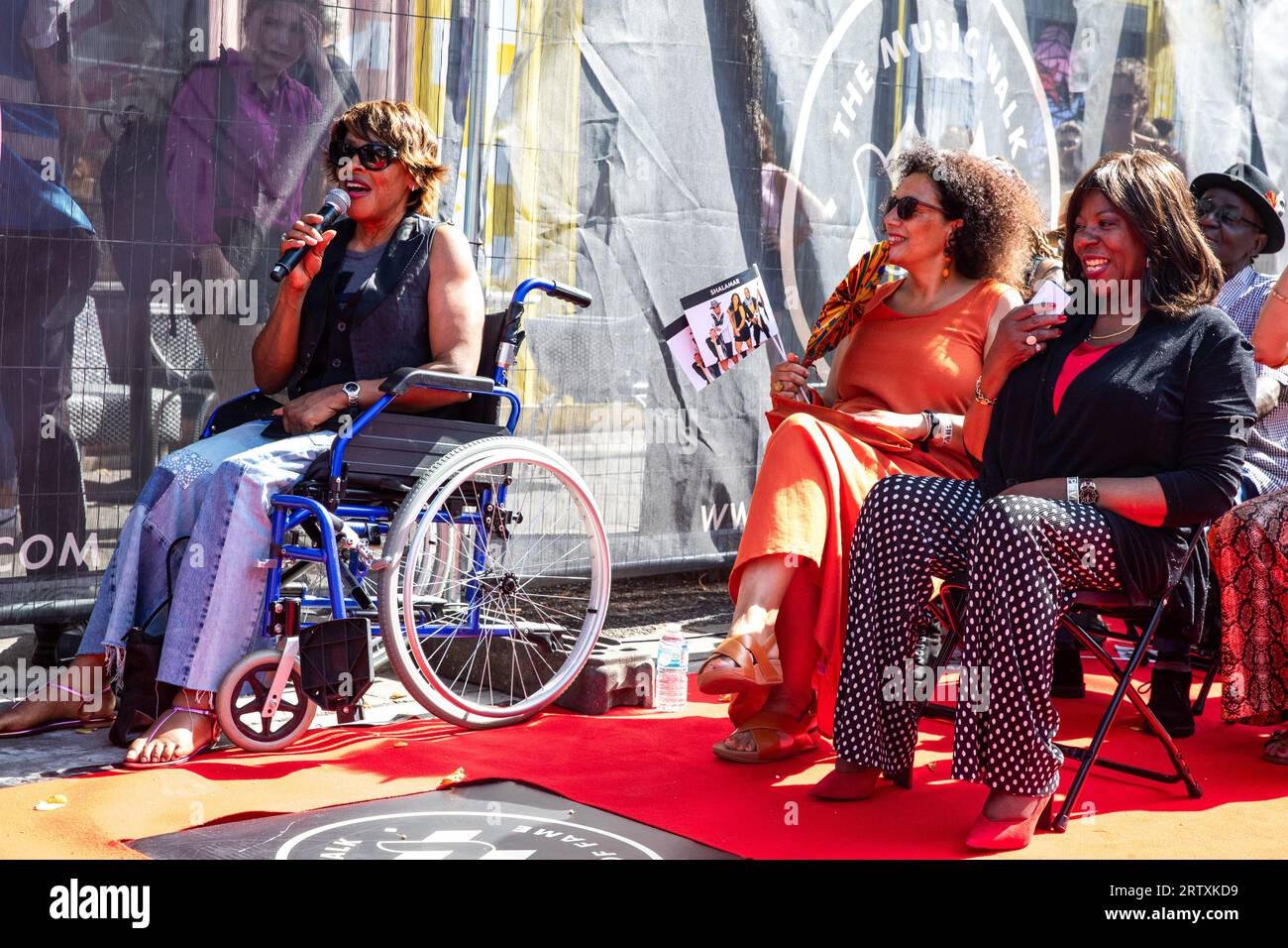 London, Großbritannien. September 2023. Gwen Dickey (l), Leadsänger von ...