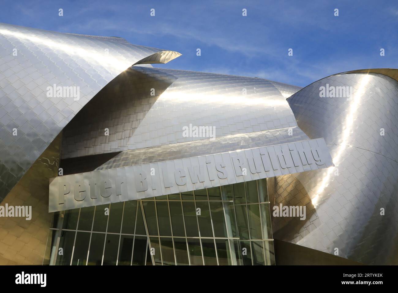 Peter b lewis building -Fotos und -Bildmaterial in hoher Auflösung – Alamy
