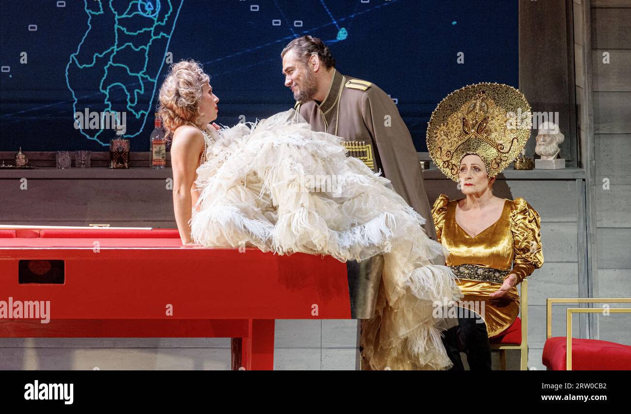 Hamburg, Deutschland. September 2023. Die Sängerinnen Olivia Boen (l-r ...