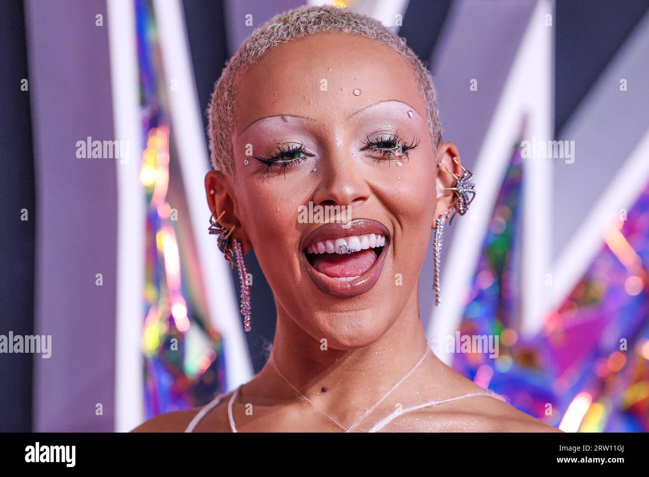 NEWARK, NEW JERSEY, USA - 12. SEPTEMBER: Der amerikanische Rapper und ...