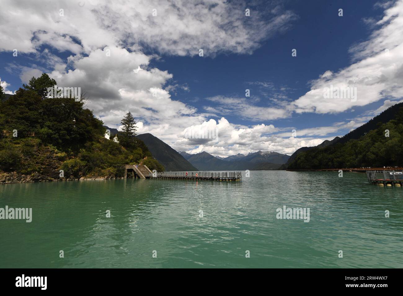 Nyingchi tibet china -Fotos und -Bildmaterial in hoher Auflösung – Alamy
