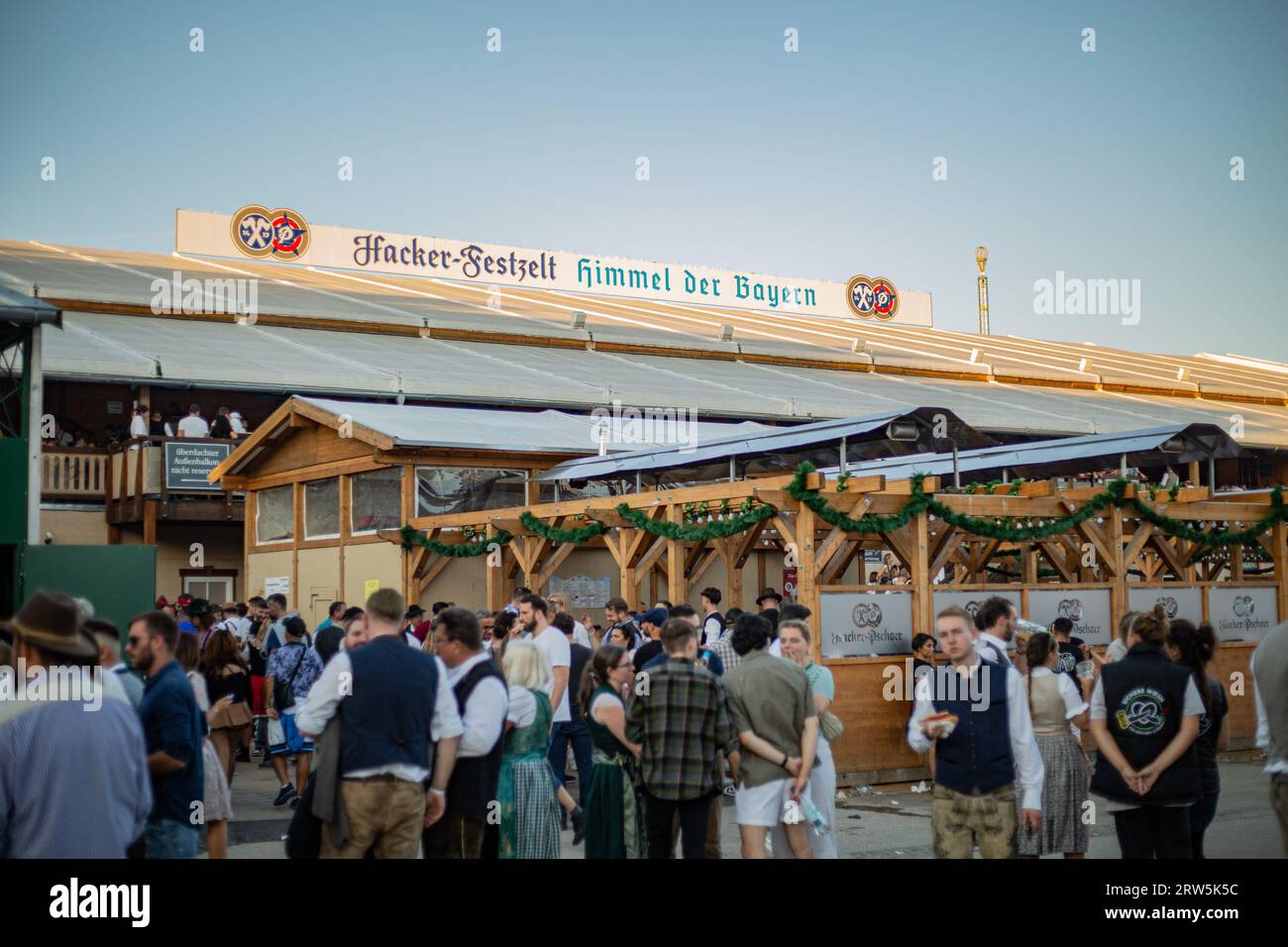 Hacker zelt -Fotos und -Bildmaterial in hoher Auflösung – Alamy