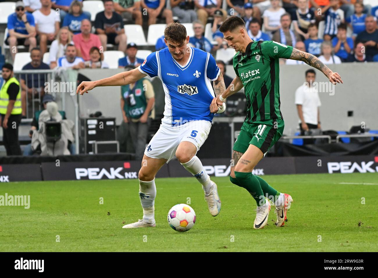 Darmstadt, Deutschland. September 2023. Matej Maglica (L) vom SV ...