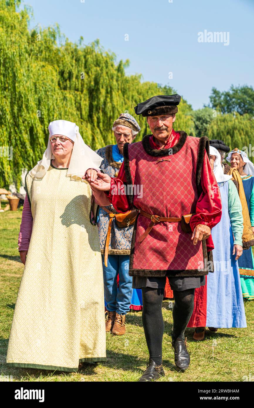 Troubadours und minnesänger -Fotos und -Bildmaterial in hoher Auflösung ...