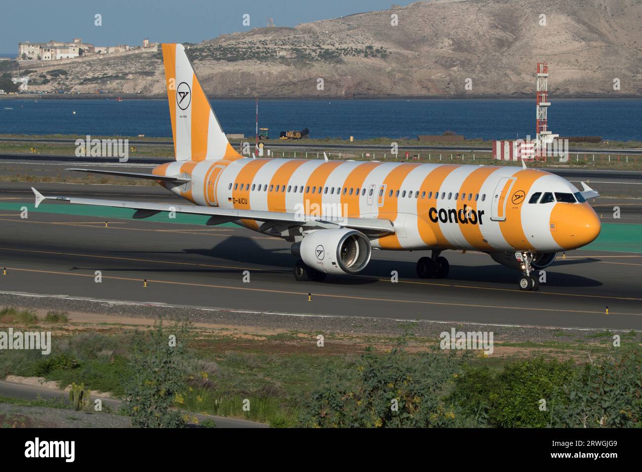 Cóndor avión -Fotos und -Bildmaterial in hoher Auflösung – Alamy