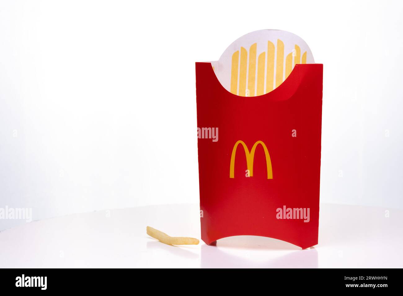 Mcdonalds pommes frites chips box -Fotos und -Bildmaterial in hoher ...
