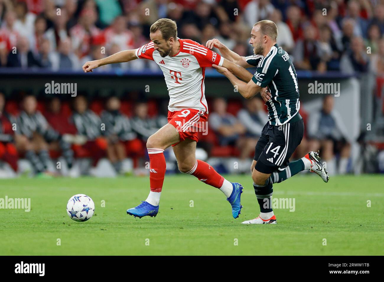 München, Deutschland. September 2023. v. li. Harry Kane (FC Bayern München, 9) und Christian ...