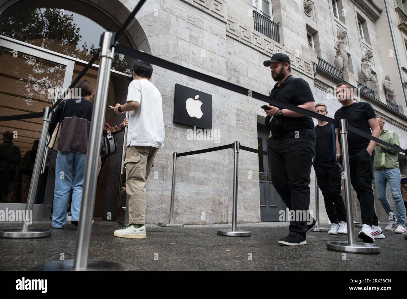 Berlin, Deutschland. September 2023. Am Kurfürstendamm, einer der ...