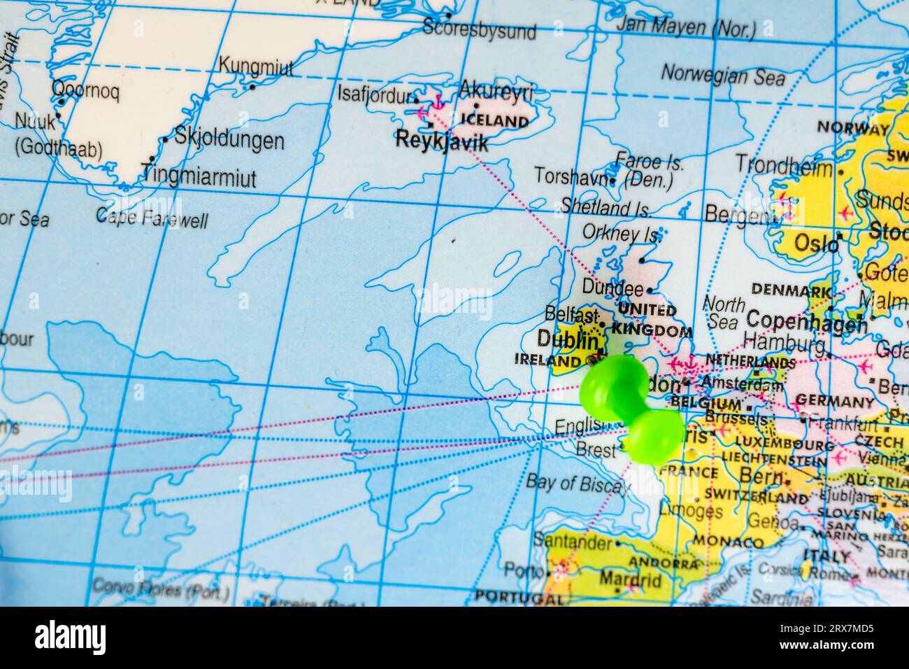 Kleeblatt auf einer karte -Fotos und -Bildmaterial in hoher Auflösung – Alamy