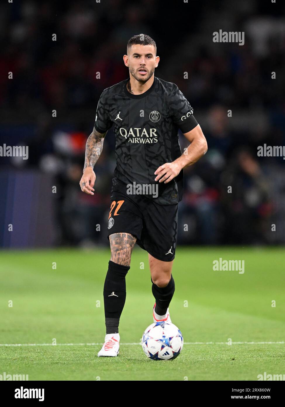 PARIS - Lucas Hernandez aus Paris Saint-Germain während des UEFA ...