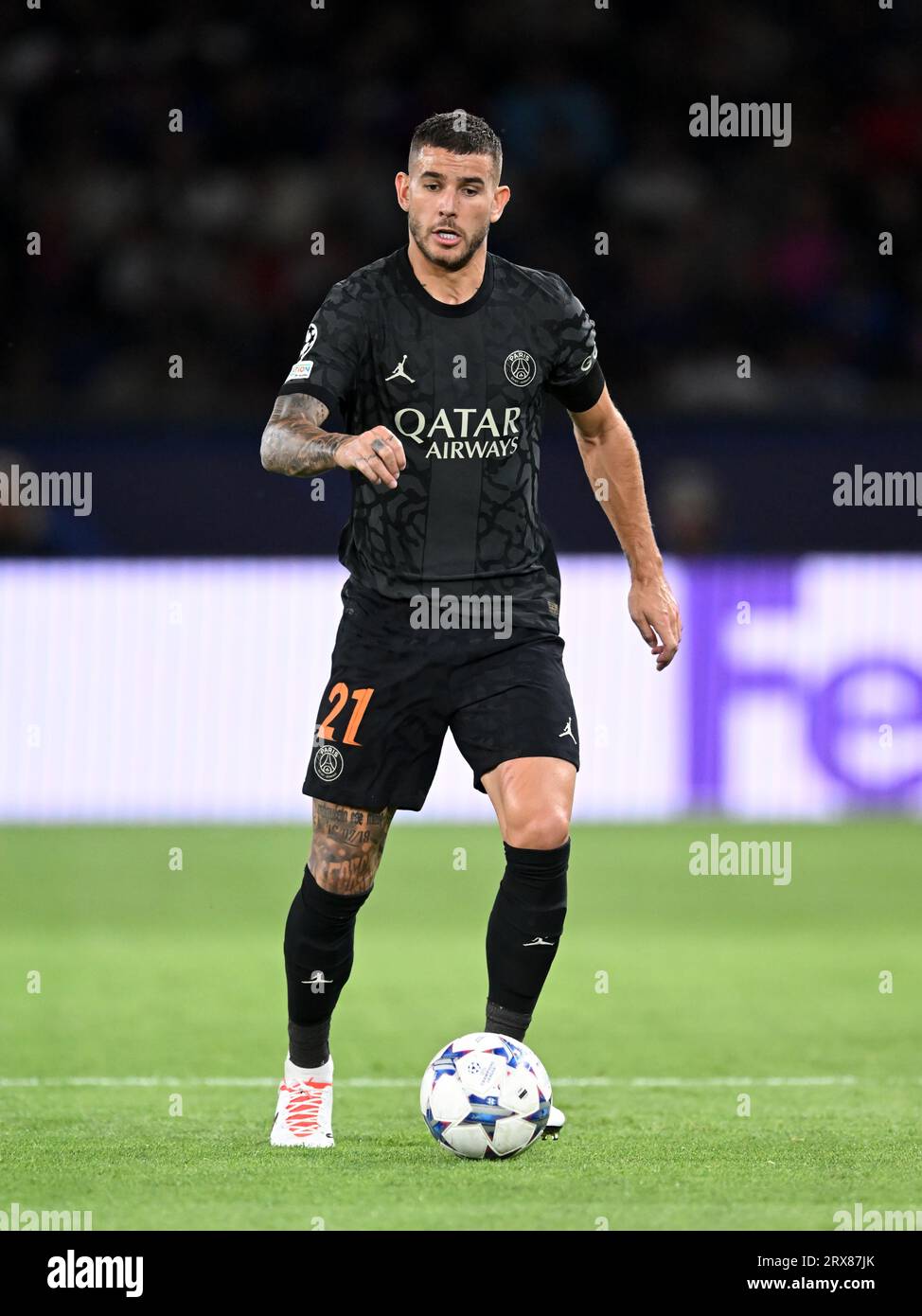 PARIS - Lucas Hernandez aus Paris Saint-Germain während des UEFA ...