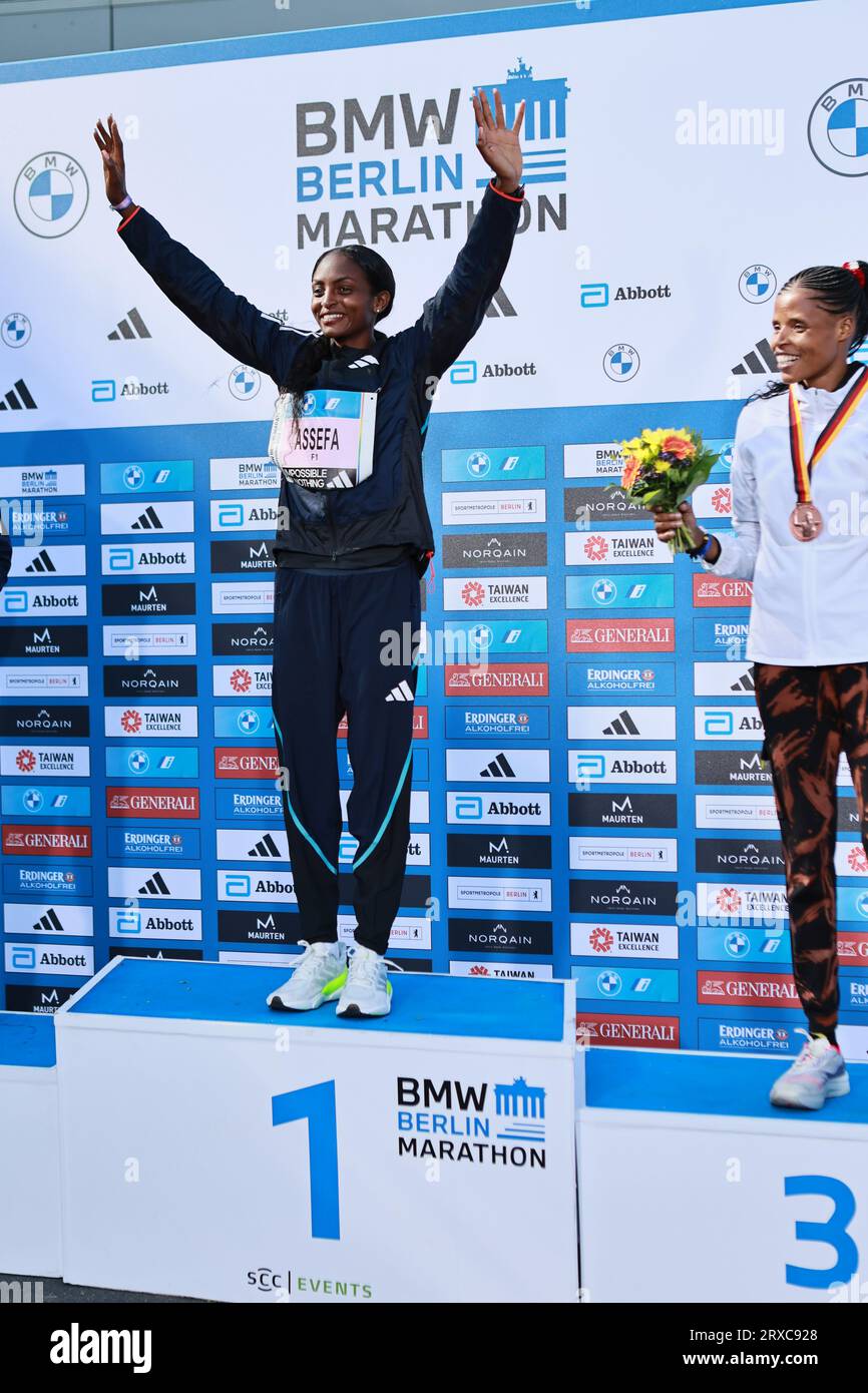 24.09.2023, Berlin.Tigst Assefa und Magdalena Shauri bei der ...