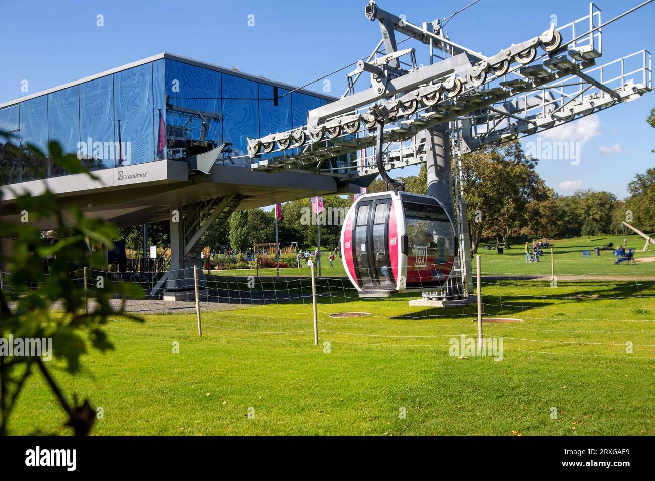 BUGA (Bundesgartenschau) Mannheim 2023: Die Seilbahn verbindet die beiden Messegelände ...