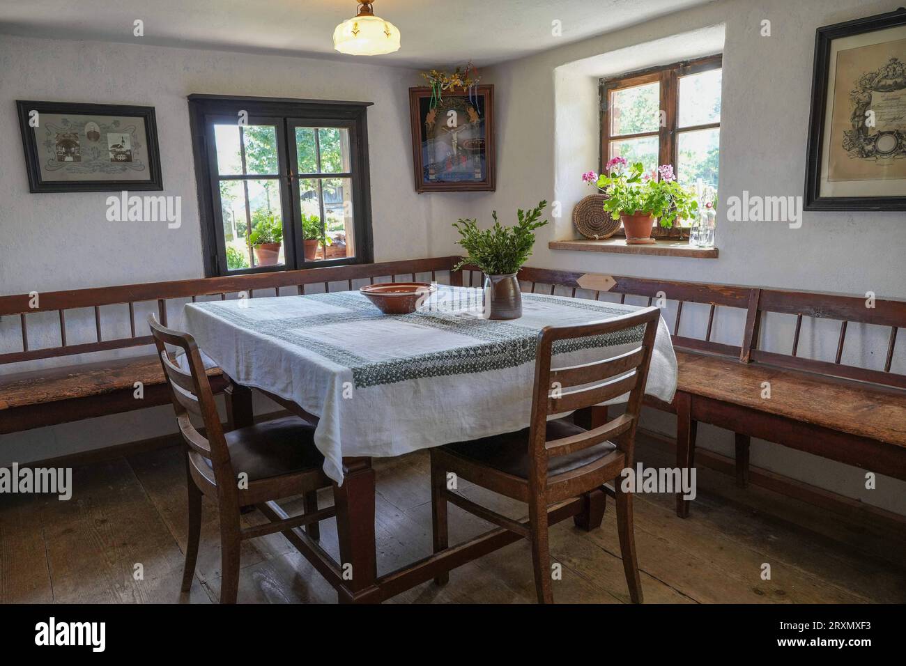 Alte bauernstube -Fotos und -Bildmaterial in hoher Auflösung – Alamy