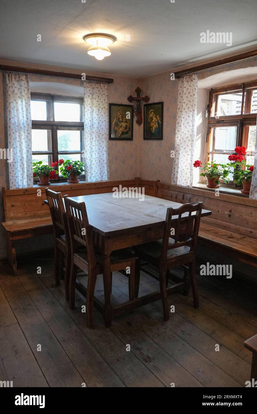 Alte bauernstube -Fotos und -Bildmaterial in hoher Auflösung – Alamy