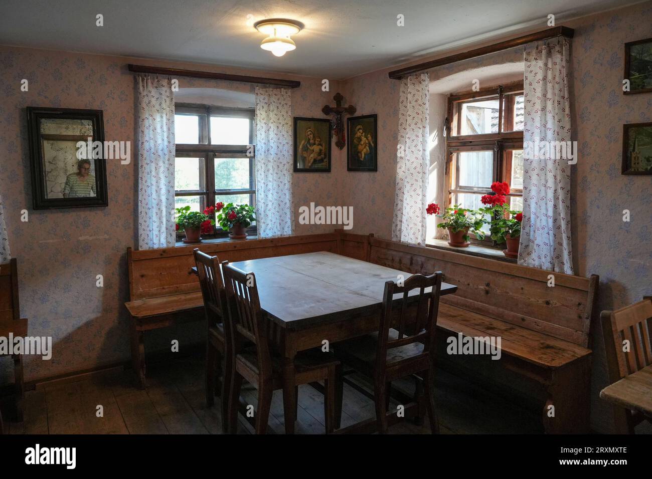 Alte bauernstube -Fotos und -Bildmaterial in hoher Auflösung – Alamy