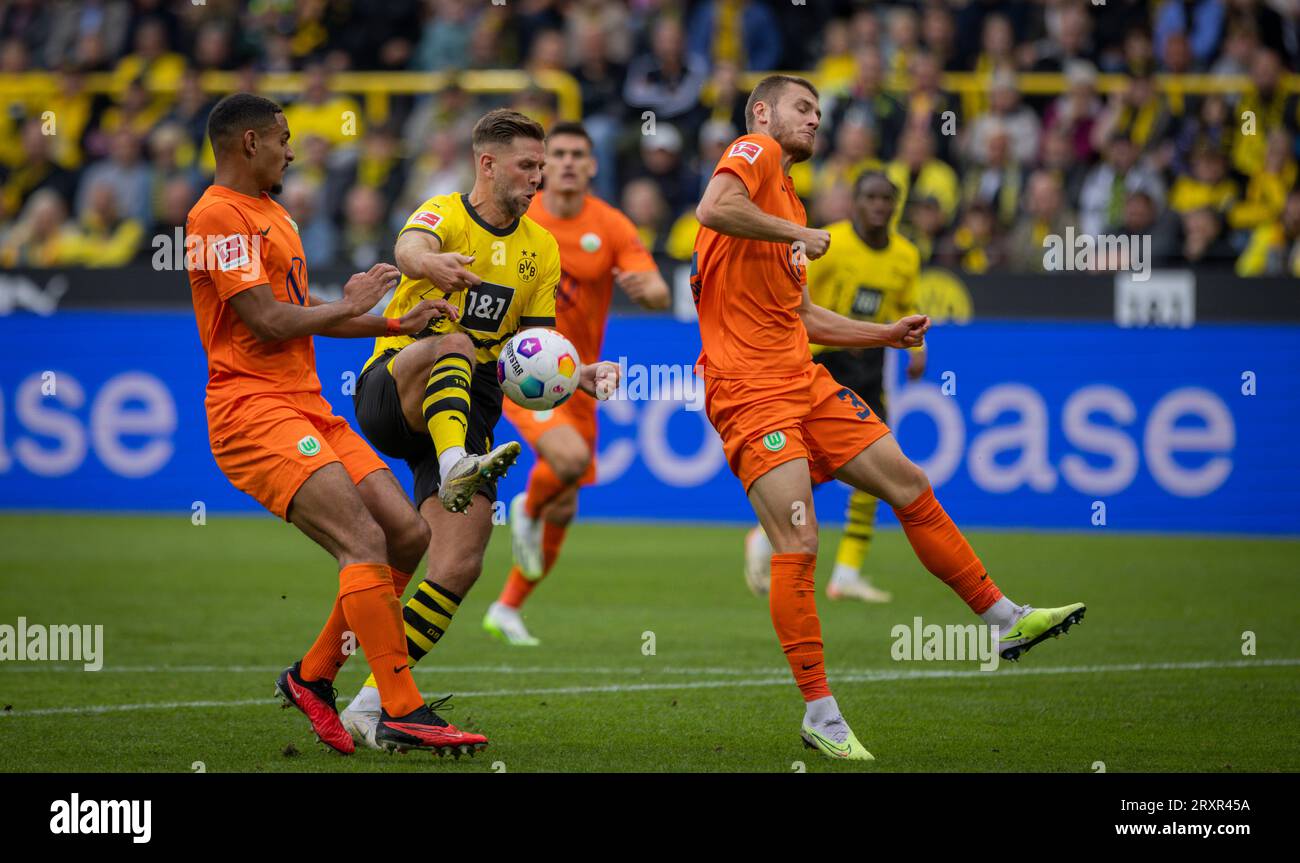 Dortmund, Deutschland. September 2023. Niclas Füllkrug (BVB), Maxence ...