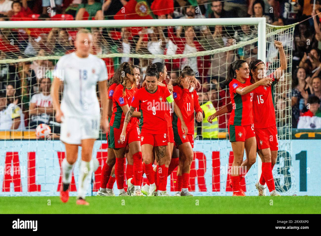 Norwegen frauen portugal -Fotos und -Bildmaterial in hoher Auflösung – Alamy