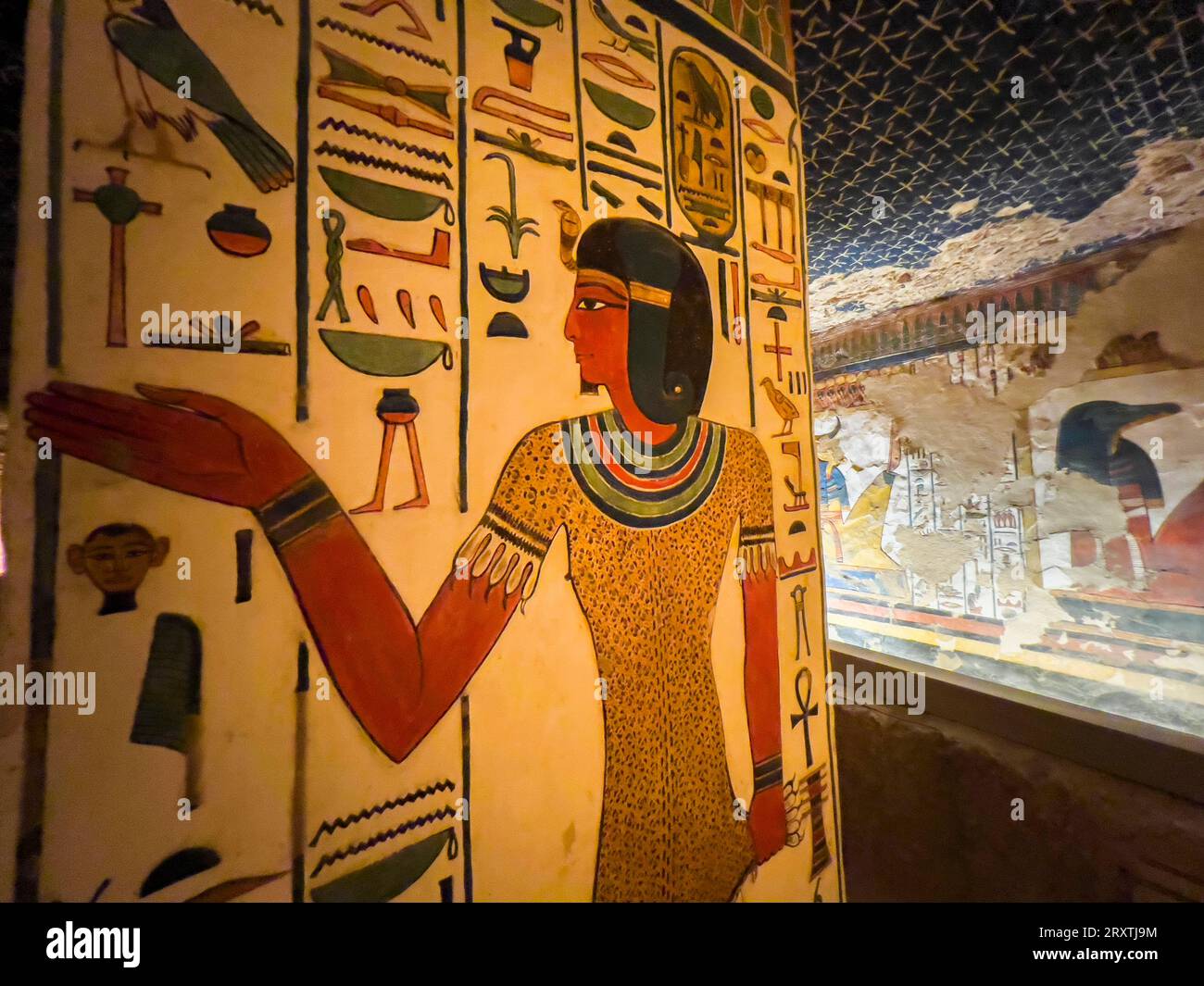 Reliefs und Gemälde im Grab von Nefertari, der großen Frau von Pharao ...