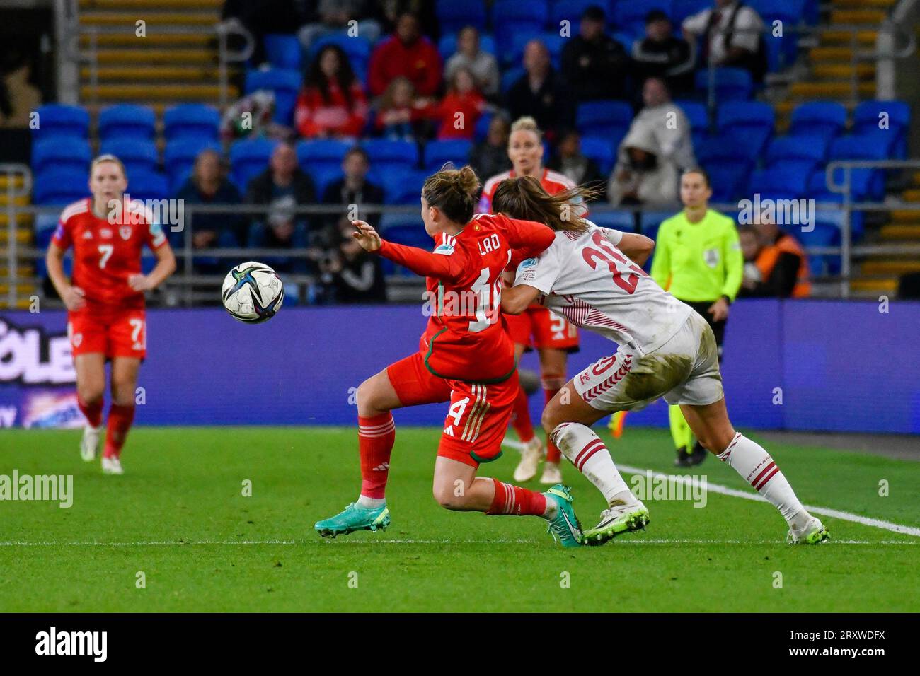 Cardiff, Wales. 26. September 2023. Hayley Ladd aus Wales kämpft am 26 ...