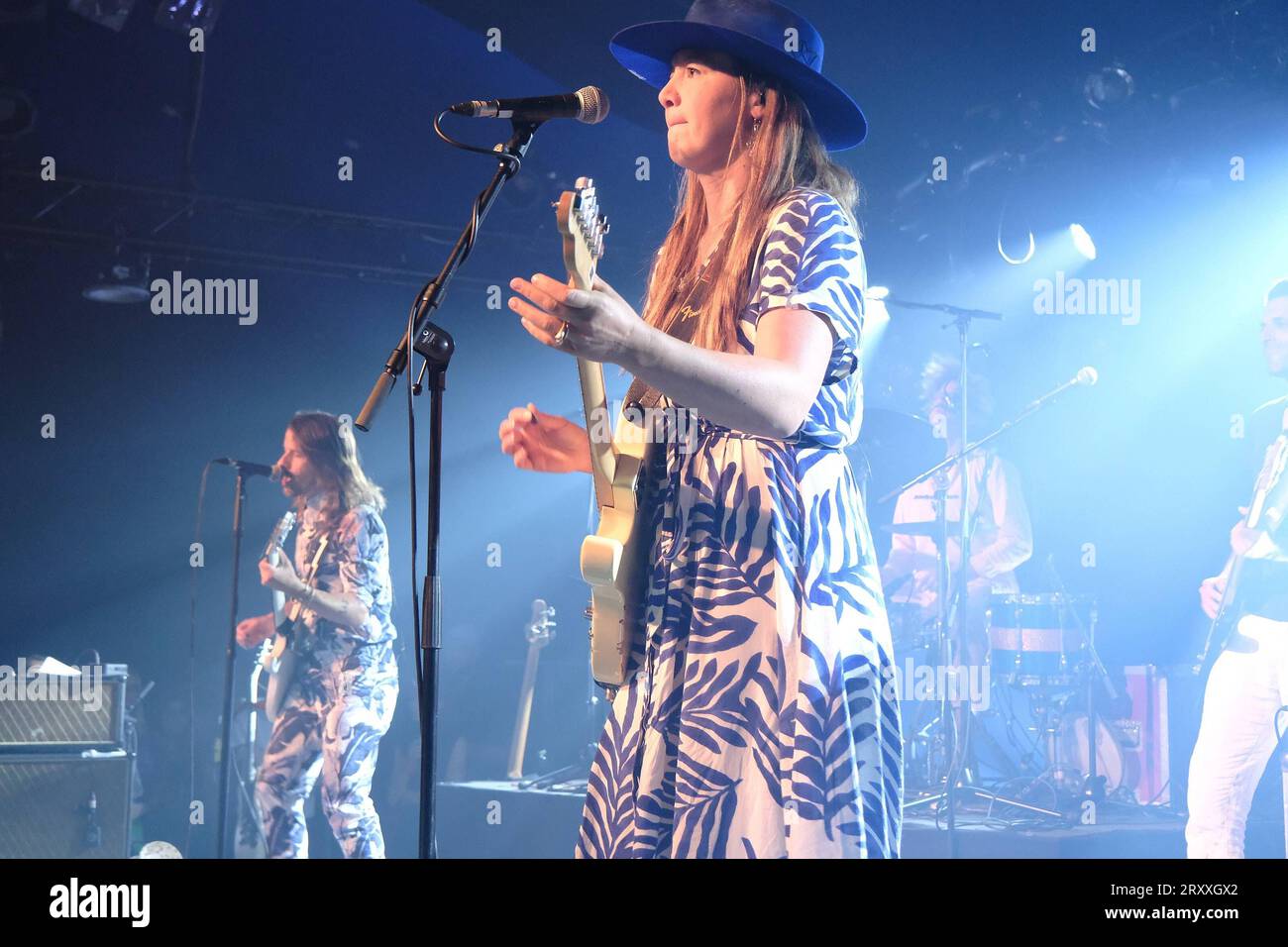 022.7.2023 xkhx Kassel, Kulturzelt Konzert Sophie Hunger und Bonaparte ...