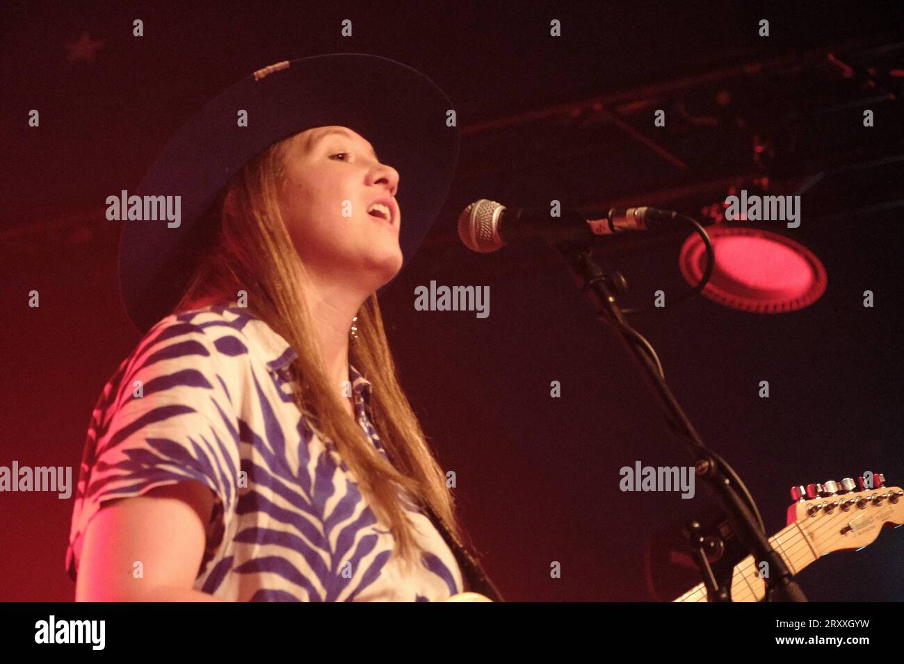 022.7.2023 xkhx Kassel, Kulturzelt Konzert Sophie Hunger und Bonaparte ...