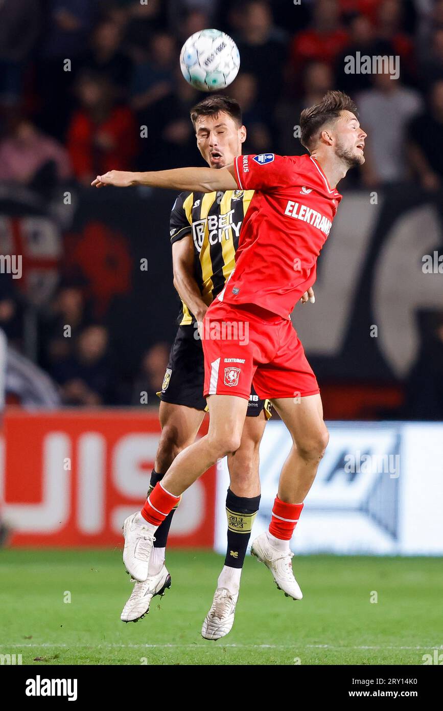 ENSCHEDE, NIEDERLANDE - SEPTEMBER 27: Dominik Oroz (Vitesse Arnhem) und ...
