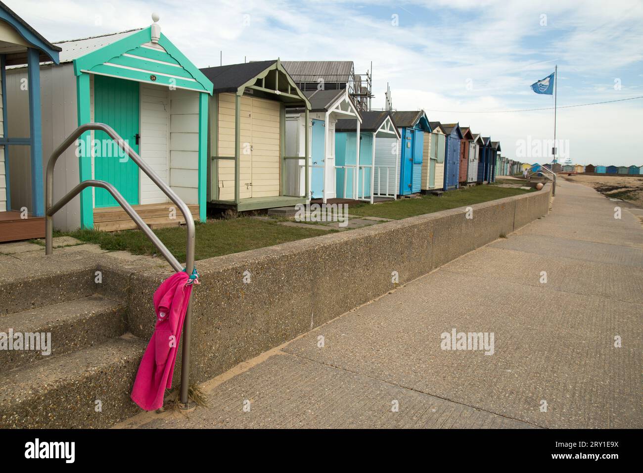 Betonunterstand am strand -Fotos und -Bildmaterial in hoher Auflösung ...