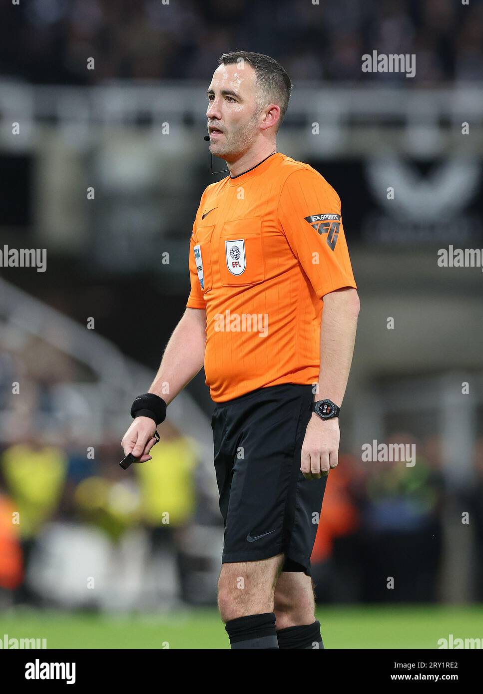 Newcastle upon Tyne, England, 27. September 2023. Schiedsrichter Chris ...