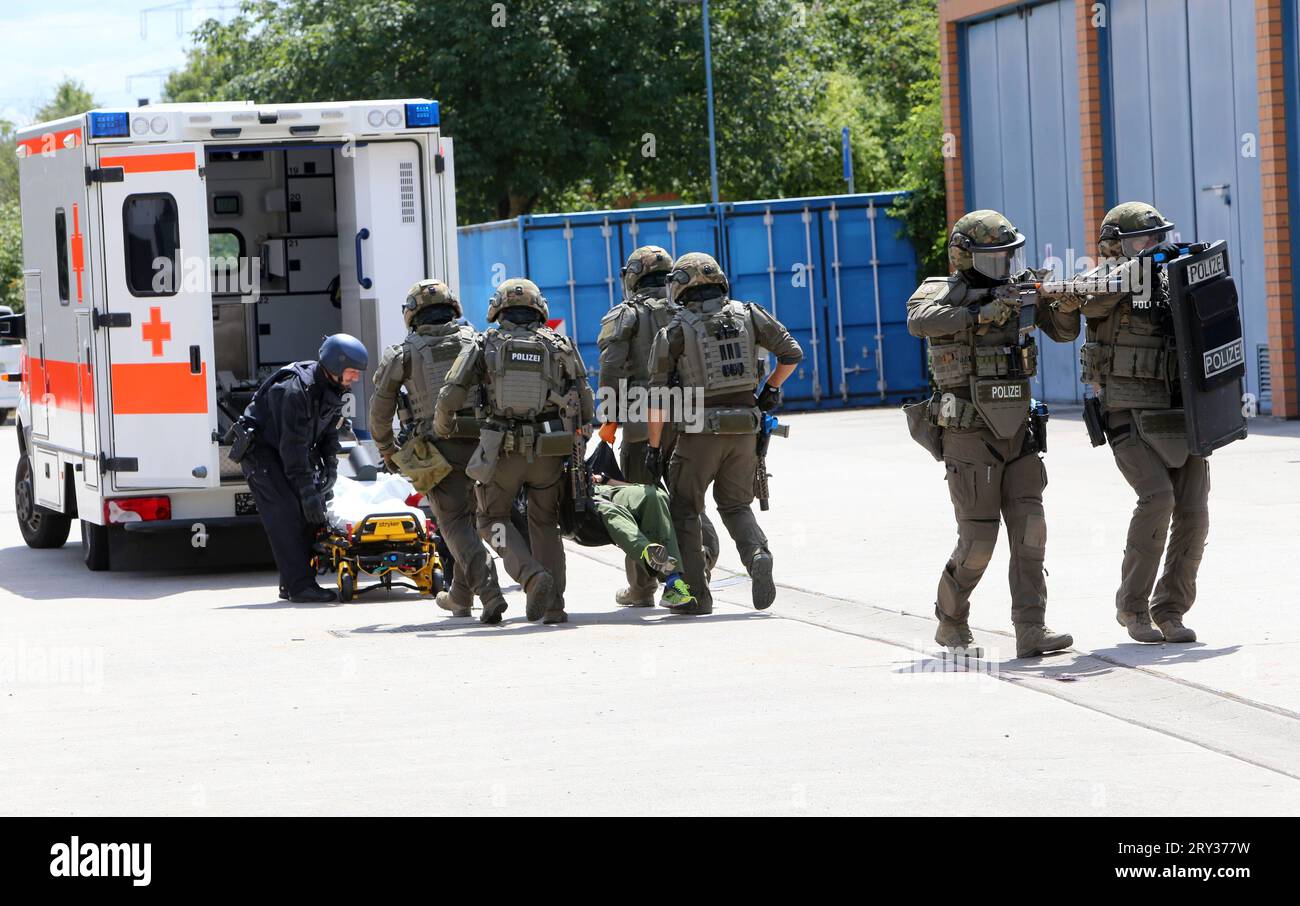 Beamte des Spezialeinsatzkommandos SEK der Polizei Rheinland-Pfalz ...