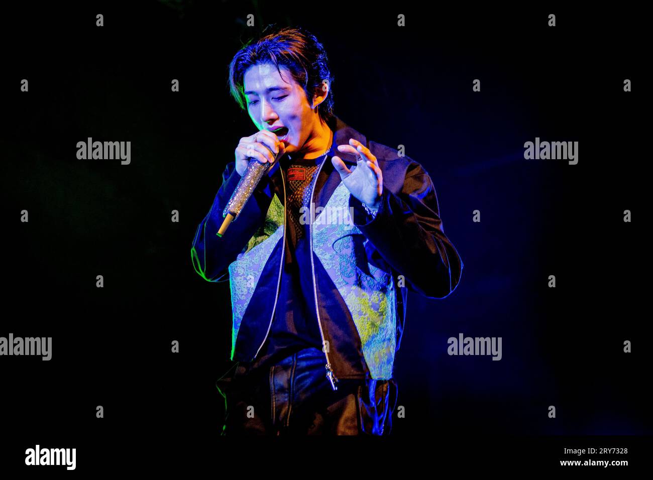 Kim han bin rapper k pop -Fotos und -Bildmaterial in hoher Auflösung ...