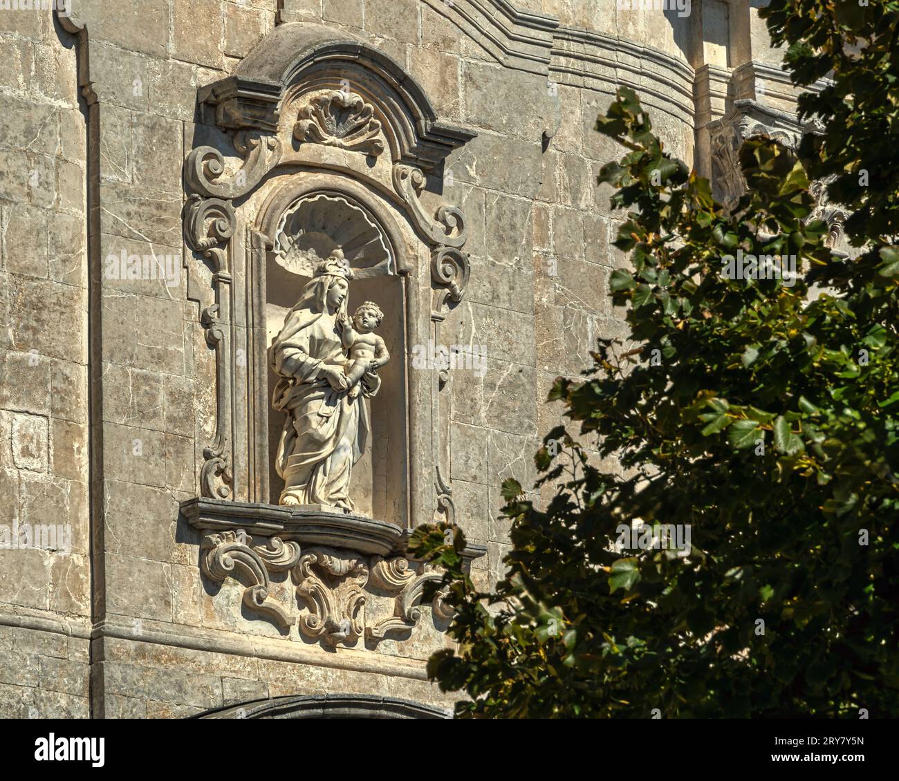 Statua della madonna del carmine -Fotos und -Bildmaterial in hoher ...
