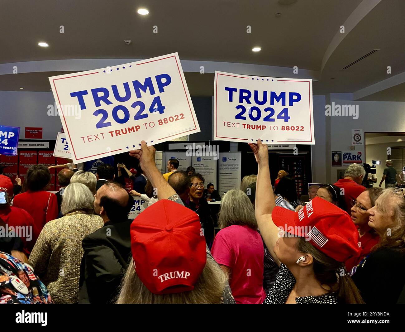 Rote maga kappen 2024 -Fotos und -Bildmaterial in hoher Auflösung – Alamy