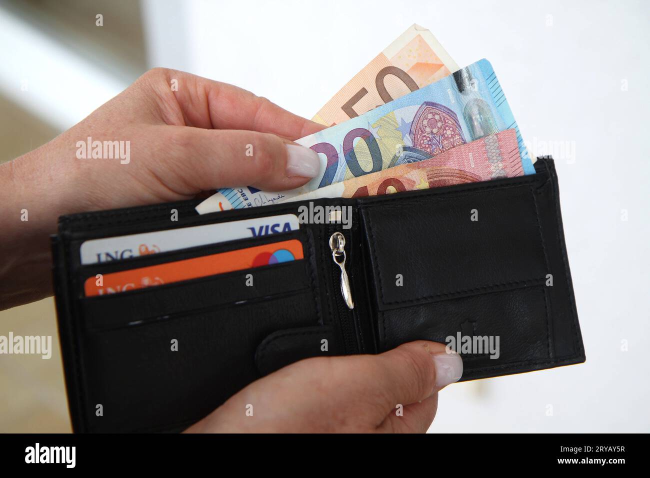 Winden Themenbild - Geldbeutel, Portemonnaie, Geldboerse mit ...