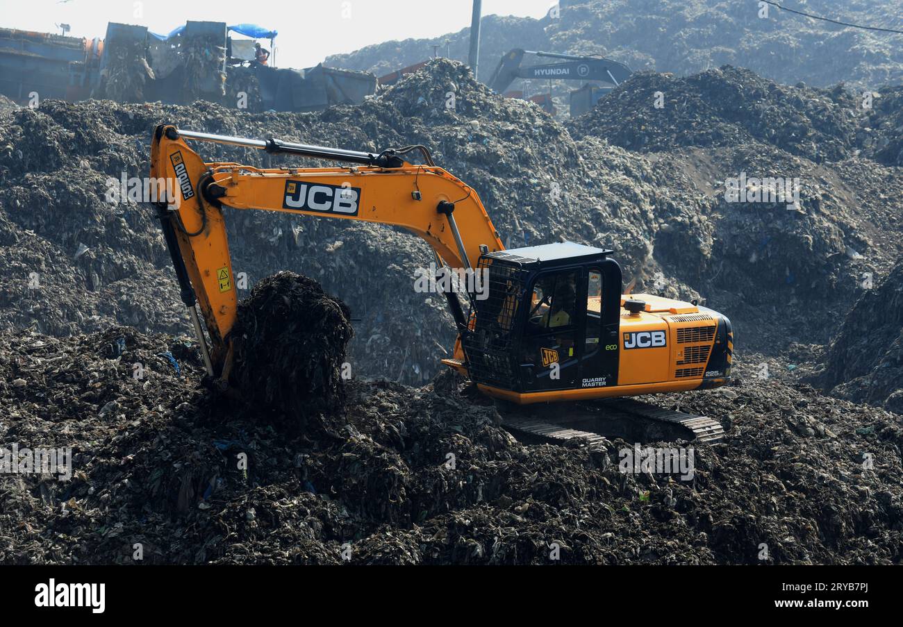 Bagger und kran -Fotos und -Bildmaterial in hoher Auflösung – Alamy